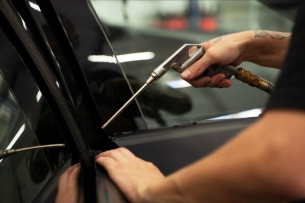 How to Remove Window Tinting Easily